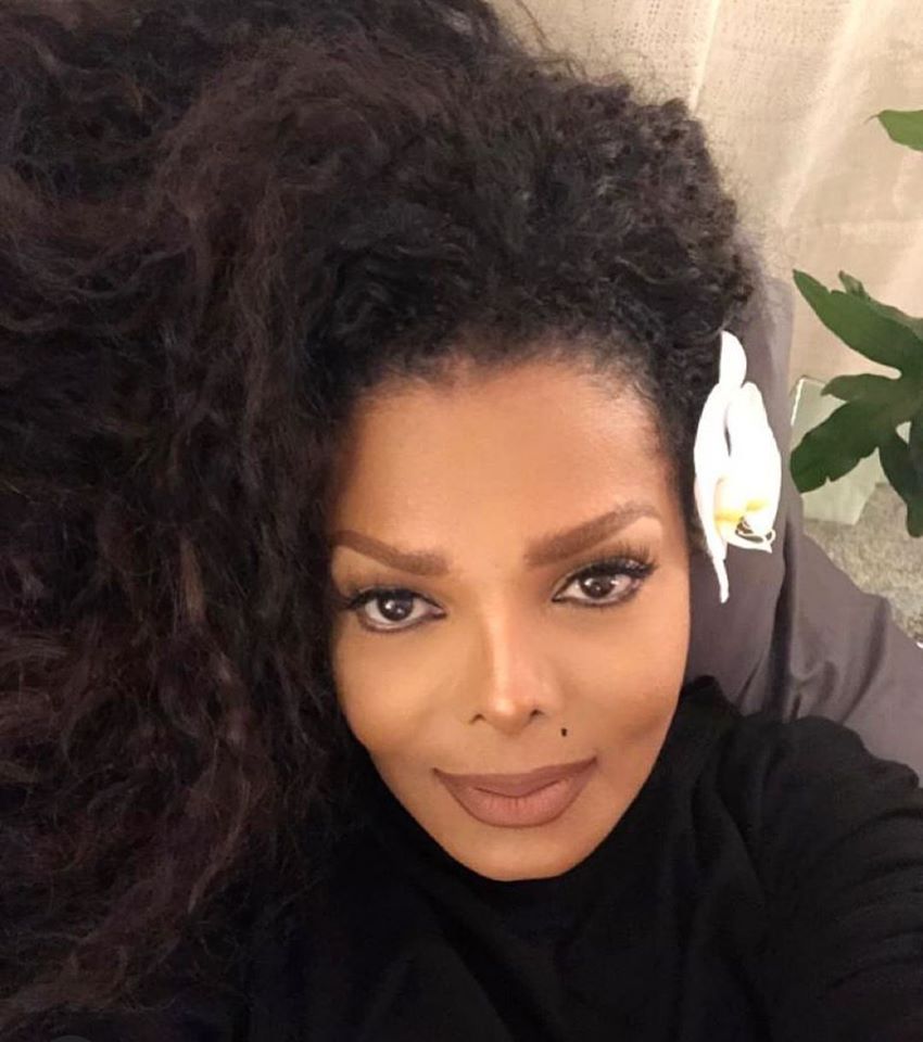 Janet Jackson Celebrates Friend Whitney Houston's Rock & Roll Hall of ...